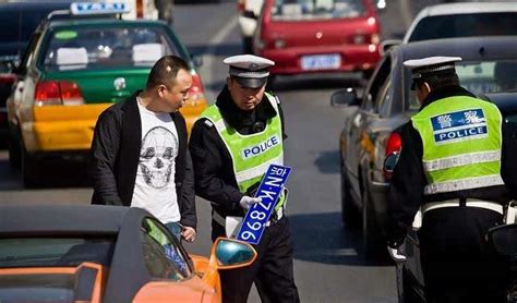 交警查车为什么不是每辆都查？记住这4点，交警才懒得管你车家号发现车生活汽车之家