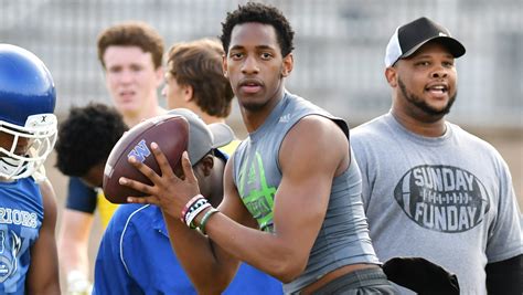 Sam Johnson All Grown Up As Quarterback At Walled Lake Western