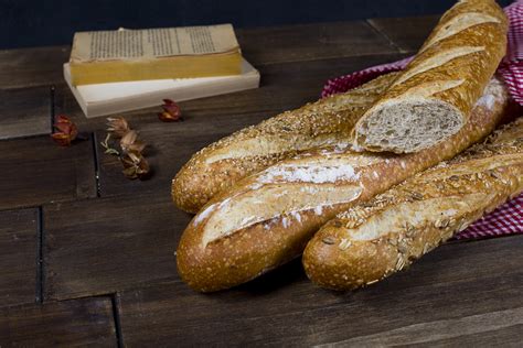 La Baguette Francesa Un Pan Artesanal Por Tradición Pastelería Lecaroz
