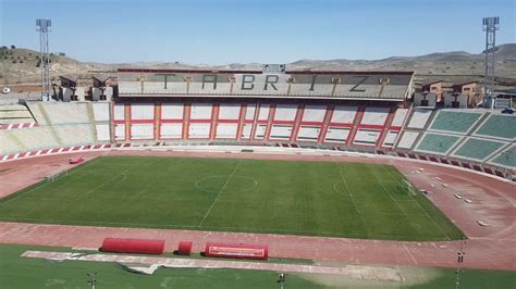 مشارکت تراکتور در تکمیل استادیوم سهند طرفداری