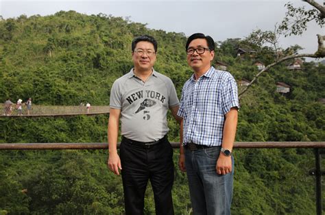 国家林业局副局长彭有冬考察亚龙湾热带天堂森林旅游区