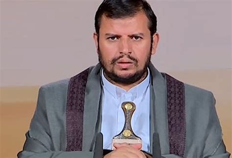 بسبب المرتبات زعيم ميليشيا ايران يستدعي أعضاء برلمان صنعاء ويهددهم بـ