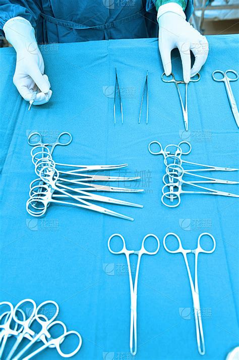 消毒手术器械的细节镜头