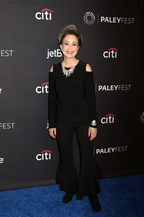 Annie Potts Measurements Height Weight And More