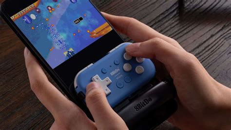 8bitdos New Mobile Clip Easily Attaches Its Smaller Controllers To