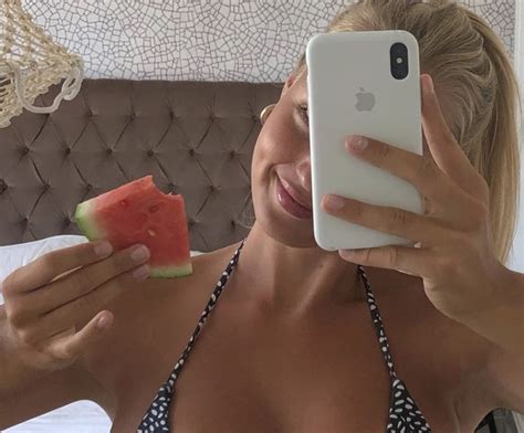 Pin By Rev On Mirror Selfies Barbie Life Mirror Selfie Sex On The