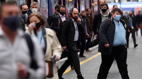 Uk Warning In Early Stages Of Third Wave Kimdeyir