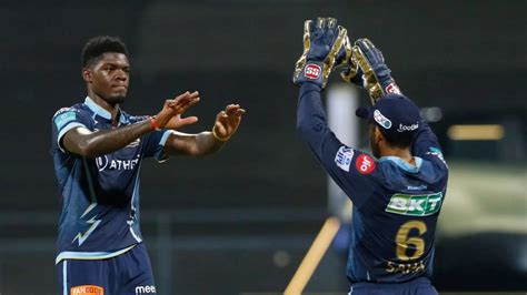 Fast Bowler Alzarri Joseph Snatched By Rcb In 2024 Ipl Auction