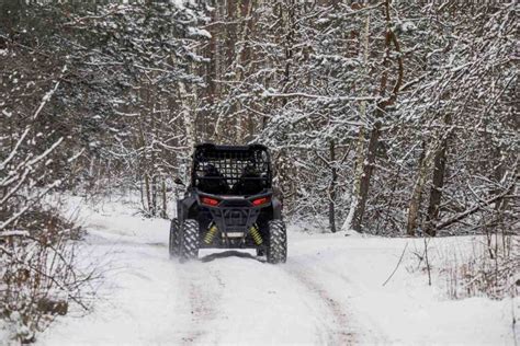 Відпочинок в лісі під Києвом Заміський комплекс Dereville