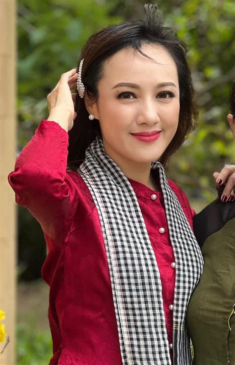 BTV Hoài Anh khoe hình ảnh chân chất vẫn đẹp bất chấp nghìn người thốt lên Xinh quá cô gái