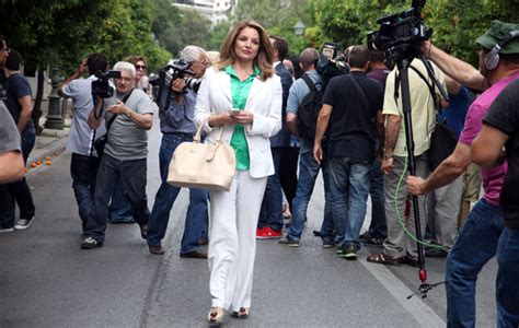 Παπακώστα Γκερέκου Βούλτεψη Έτσι εμφανίστηκαν στο Προεδρικό Μέγαρο για την ορκωμοσία της νέας