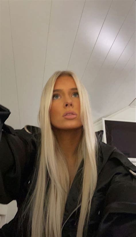 Tan Blonde Blondie Girl Blonde Hair Inspiration Tan Girls Makeup Lips Fly Girl Girls