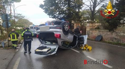 Perde Il Controllo Dell Auto E Si Ribalta Feriti Due Anziani Brindisi Oggi News Brindisi