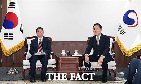 김영호 장관 통일부 특별보좌역에 고영환 위촉 [tf사진관] 포토 기사 더팩트