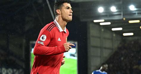 Everton 1 2 Manchester United Ronaldos 700th Club Goal Seals Red