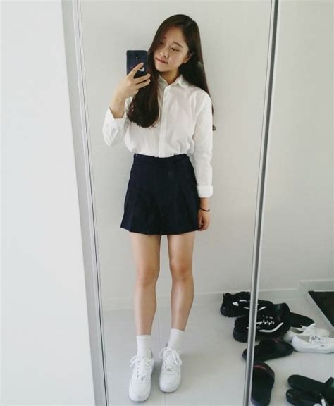여자데일리룩 스쿨룩으로 여친룩 코디하기 셔츠테니스스커트나이키에어포스 네이버 블로그