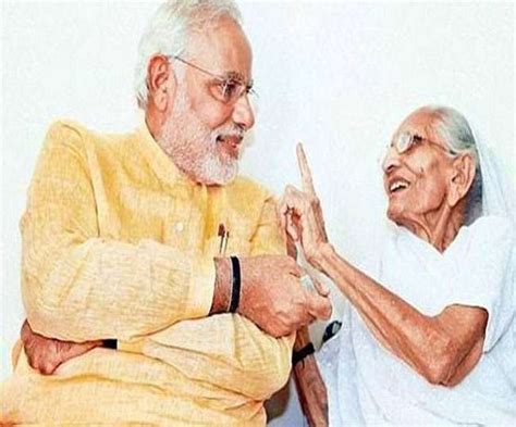 Pm नरेंद्र मोदी की मां हीरा बा को अभी नहीं लगेगा कोरोना का टीका जल्‍द