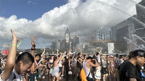 首個大型潑水音樂節中環舉行 市民：開心無價 期待國際dj演出