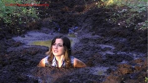 Sinking in quicksand POV [GIF] : r/quicksand