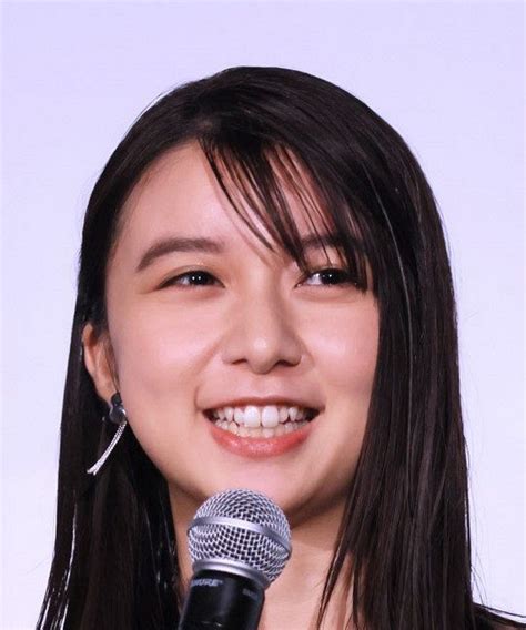上白石萌歌が23歳誕生日に5年ぶりリニューアルの宣材写真公開「おニュウな気持ちで！がんばります！」：中日スポーツ・東京中日スポーツ