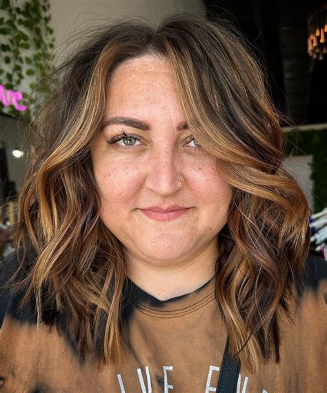 30 Alluring Hairstyles For Plus Size Women Over 40