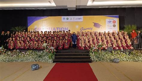Wisuda SDIT Insan Permata Malang Ke 14 Perjalanan Menuju Cahaya