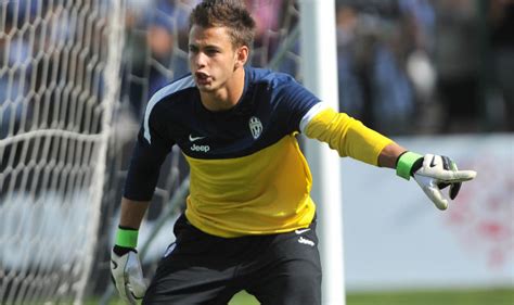 Nicola Leali Moștenitor La Tron Juventus Torino Gruppo Romania
