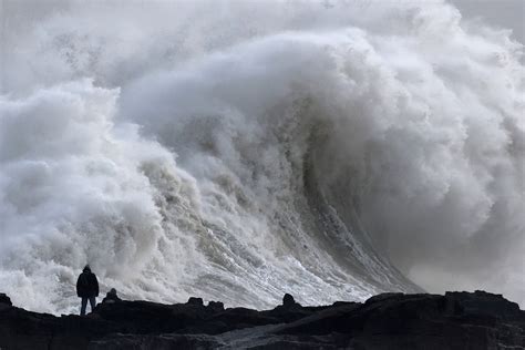 Storm Herminia Latest Two Killed In Eowyns Hurricane Force Gales As