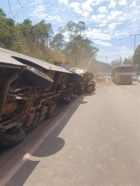 Caminhão Atinge ônibus E Complica Trânsito No Anel Rodoviário Em Bh