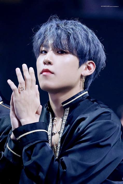 ปักพินโดย ᴠɪᴀ ใน Kpop