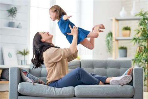 Jeu De M Re Et De Descendant Image Stock Image Du Maman Femelle