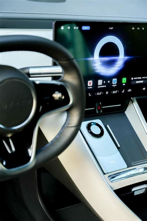 竞争model 3售2498万元起 智界s7正式上市tom汽车