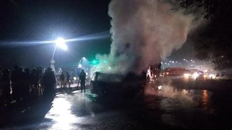 Lucknow Agra Expressway Accident 6 Killed In Car Bus Collision As Bus