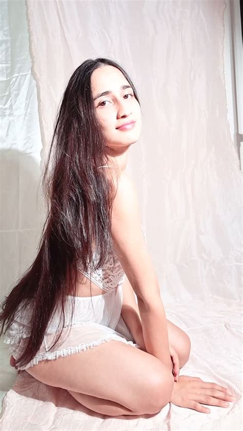Akanksha Ruskin Barar Bossy 😇 Instagram