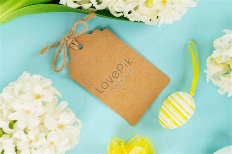 봄 꽃과 색깔의 달걀 그림이 있는 부활절 장면 사진 무료 다운로드 Lovepik