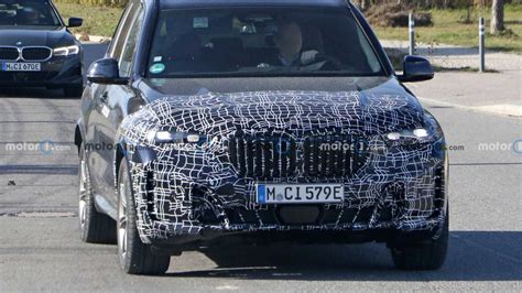 「bmw改款新休旅」提前被暴雷！新x5海外廠照流出 2月發表 Ettoday車雲 Ettoday新聞雲