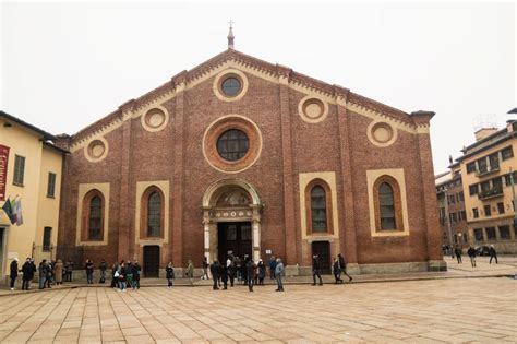 이탈리아 자동차 여행 밀라노 산타마리아 델레 그라치에성당chiesa Di Santa Maria Delle Grazie 정면