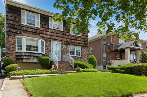 384 Westwood Rd Woodmere Ny 11598 34 Photos Movoto