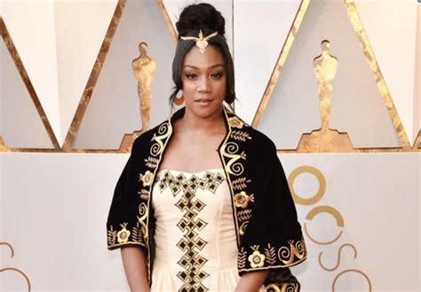 Tiffany Haddish Honors Her Father By Wearing A Beautiful Eritrean Gown