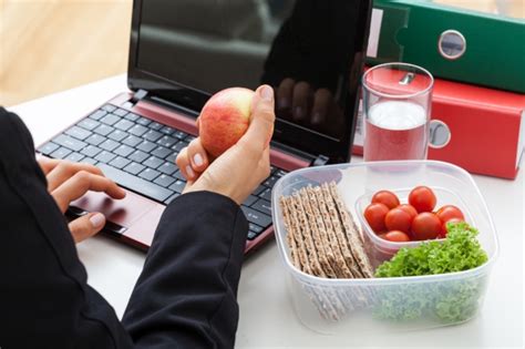 Como manter uma rotina alimentar saudável a correria do dia a dia Mundo Positivo
