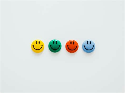 Images De Smiley Vert Jaune Rouge Téléchargement Gratuit Sur Freepik