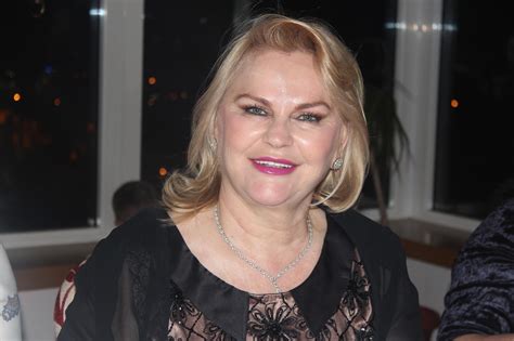 Sfidat E Donika Micit Në Prodhimin E Këpucëve Business Magazine Albania