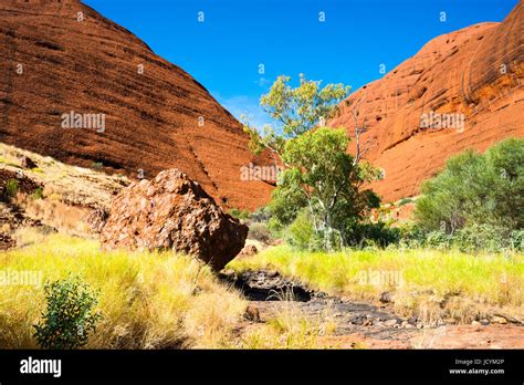 Kata Tjuta Red Rocks Hi Res Stock Photography And Images Alamy