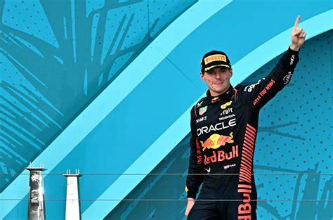 Max Verstappen Met Spectaculaire Inhaalrace Van Plek Negen Naar De
