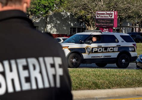 Arrestan A Menor En Florida Por Amenazar De Muerte A 17 Alumnos De Su