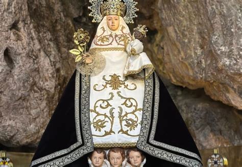 La Santina Con El Manto Negro De Luto Arzobispado Oviedo