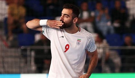 إيراني يفوز بجائزة أفضل لاعب لكرة الصالات في آسيا