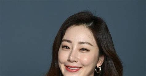 오나라 레드카펫 넘어질까 조마조마 청룡 수상 예견 블루 드레스 신의 한 수 블루 드레스 드레스 여성