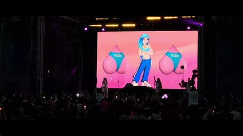 МЭЙБИ БЭЙБИ — Барби из трущоб Live Youtube