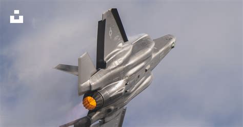 하늘을 나는 제트기 사진 Unsplash의 무료 회색 이미지